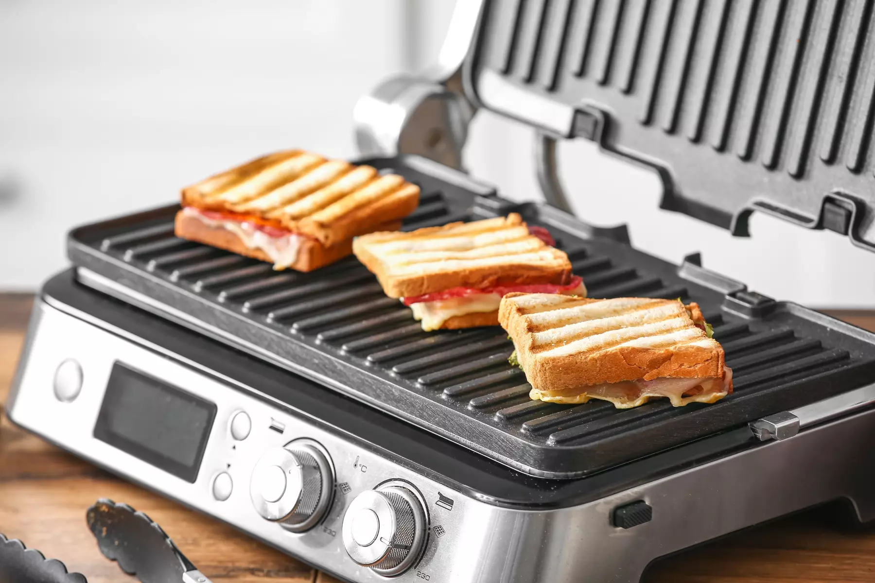 Choosing the Right Sandwich Grill | Zanduco | Zanduco US