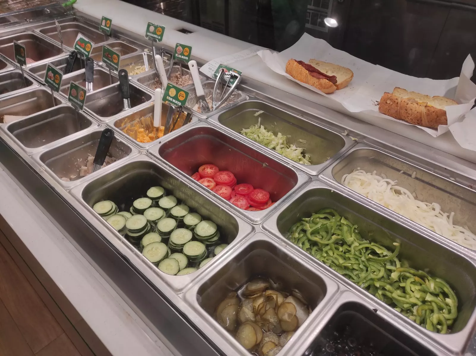 Refrigerated Prep Tables and Salad Stations Buying Guide | Zanduco ...